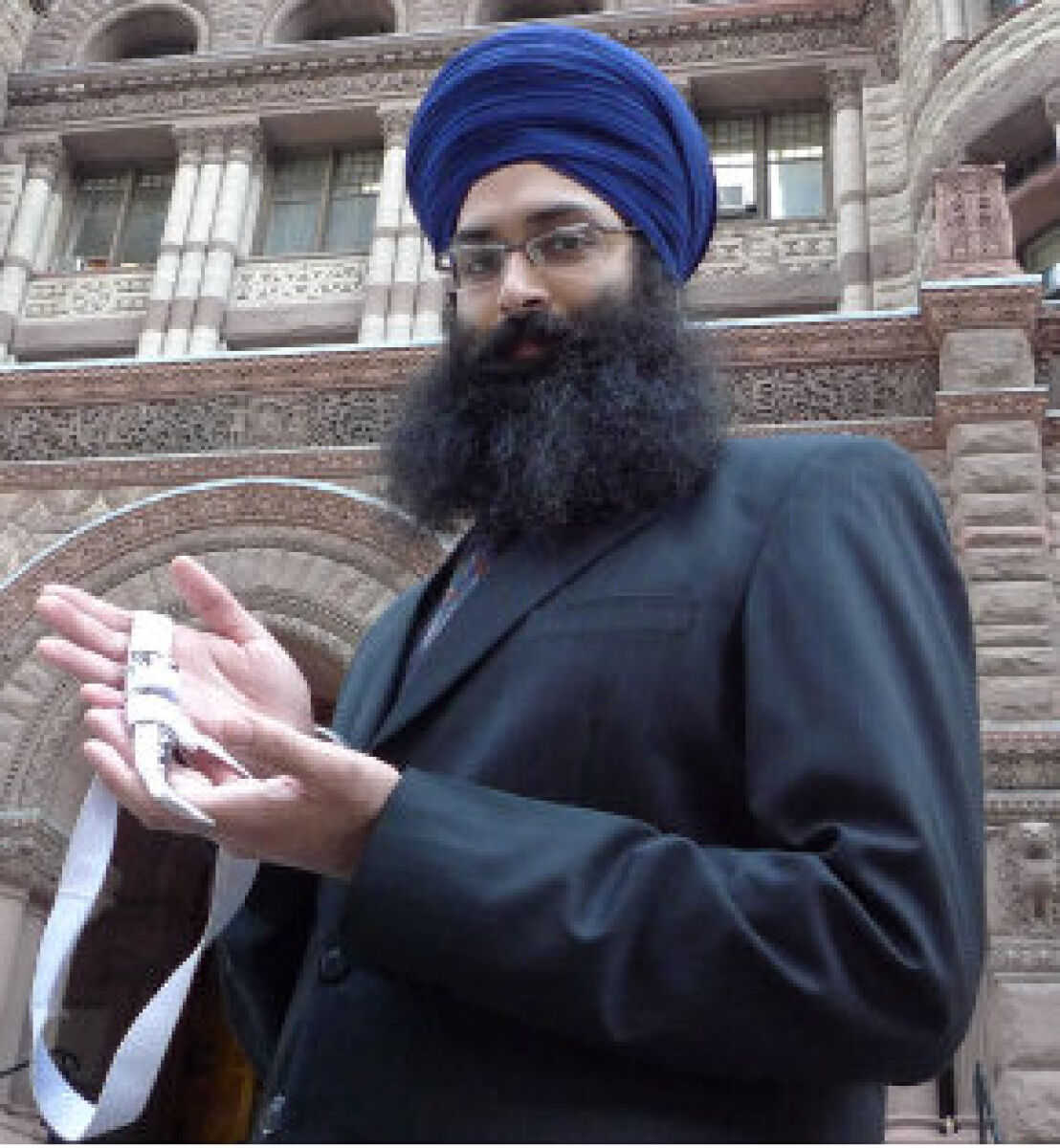 Kirpan, Sikh ceremonial dagger, now allowed in Toronto courthouses