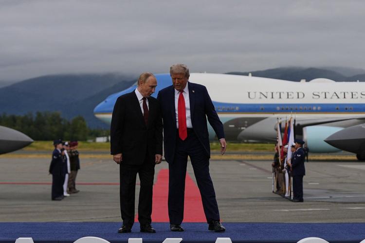 Trump-Putin meeting: First the red carpet, then a limo ride