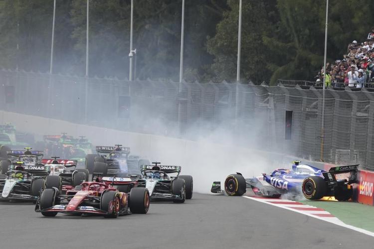 Sainz wins Mexico City Grand Prix as Norris tightens championship fight
