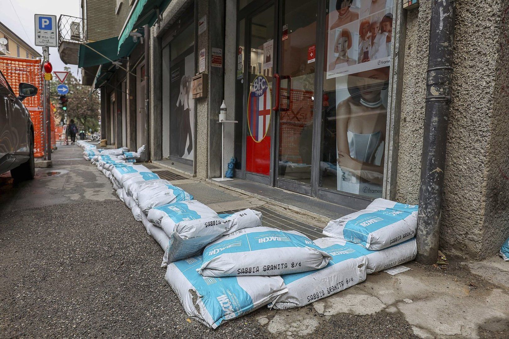 Italy's Florence and Pisa on alert as heavy rains bring floods to ...