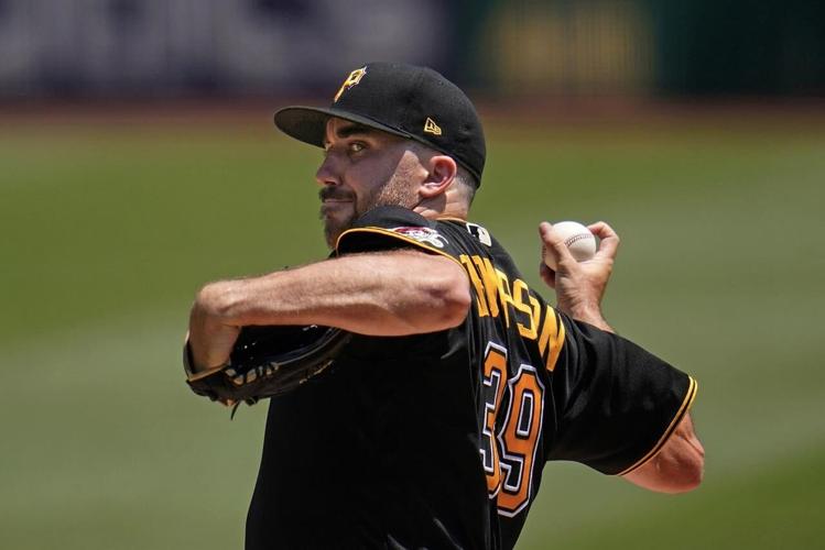 Woodruff strikes out 8, Brewers beat Bucs for series split