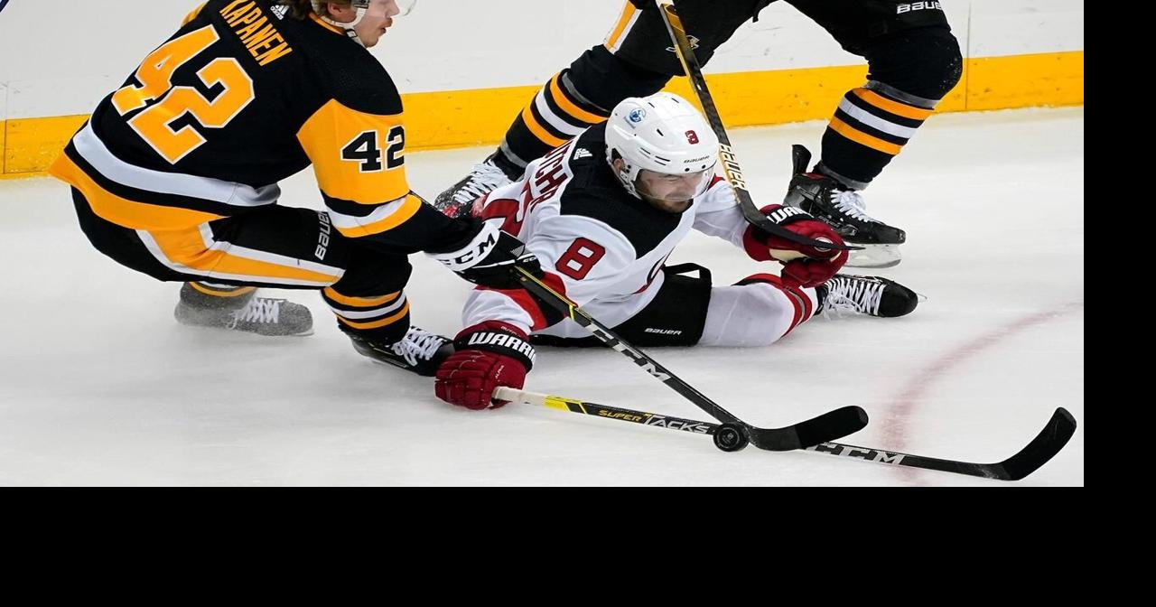 Crosby, Rust score as Penguins defeat Devils 4-2