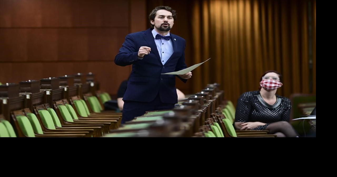Bloc Québécois MP apologizes for taking nude photo of Liberal MP ...