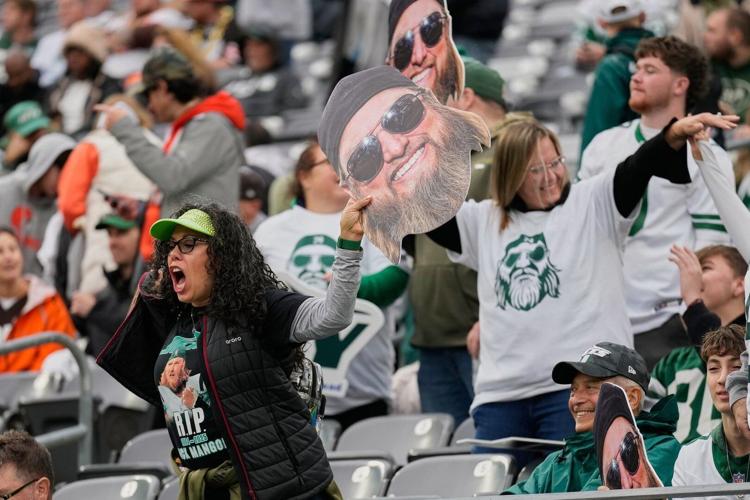 Jets honor late Nick Mangold with tribute before game against Browns
