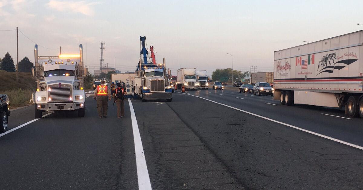 Highway 401 crash causing delays eastbound in Mississauga