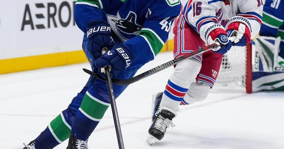 Off-ice adversity bringing Vancouver Canucks closer together