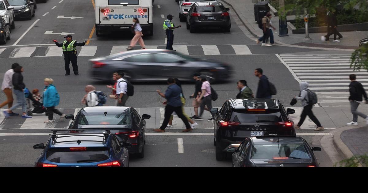 Toronto drivers spend nearly 200 hours in traffic yearly: report