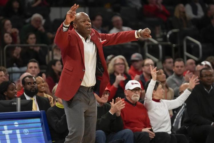 St. John’s fires men’s basketball coach Mike Anderson