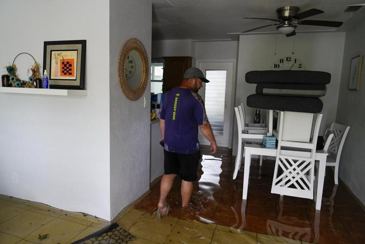 Hurricane Idalia hits Florida with 125 mph winds, flooding streets ...