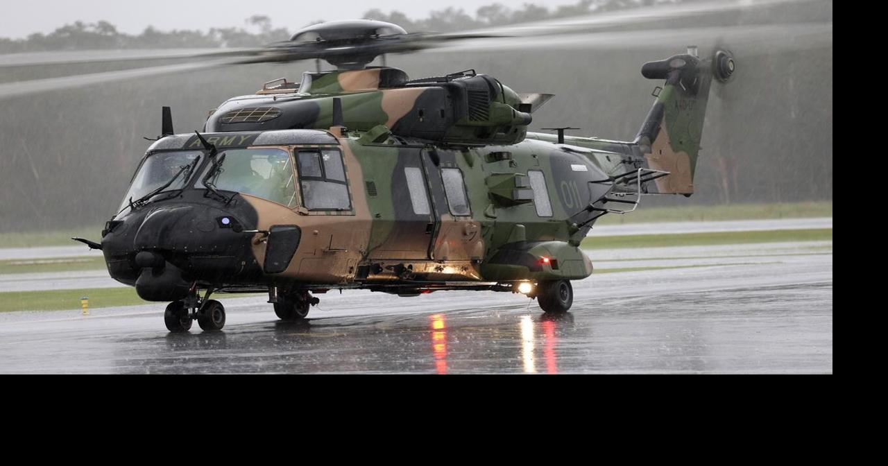 4 air crew members are missing after an Australian army helicopter ...