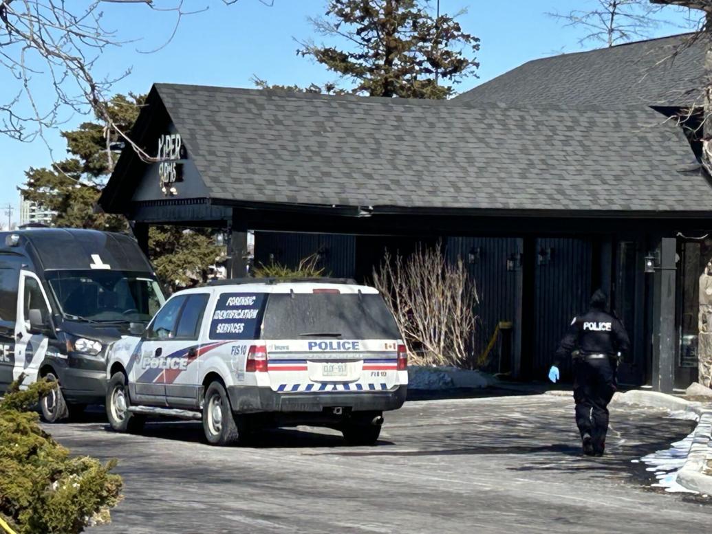 Scarborough mass shooting injures 12 at pub, gunmen at large