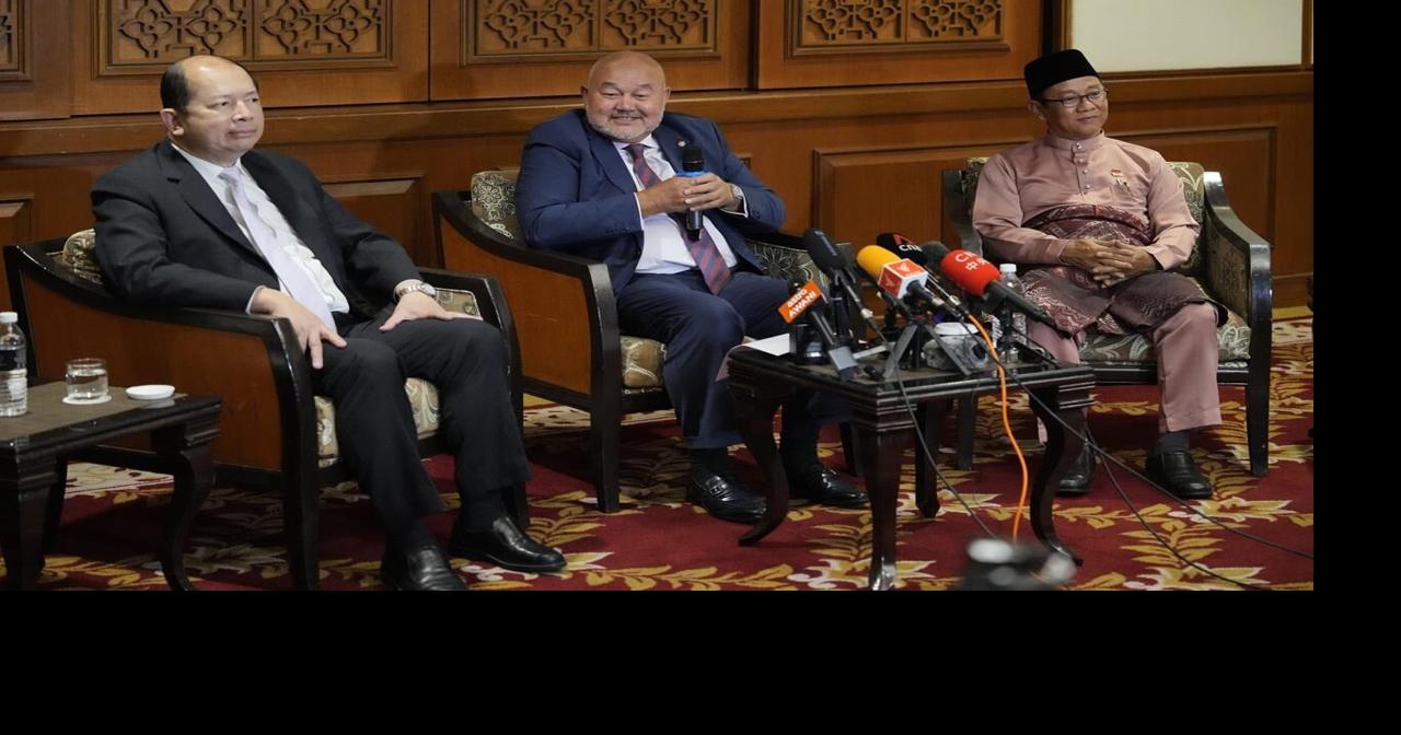 Thailand and Muslim separatist rebels agree on roadmap to peace ...