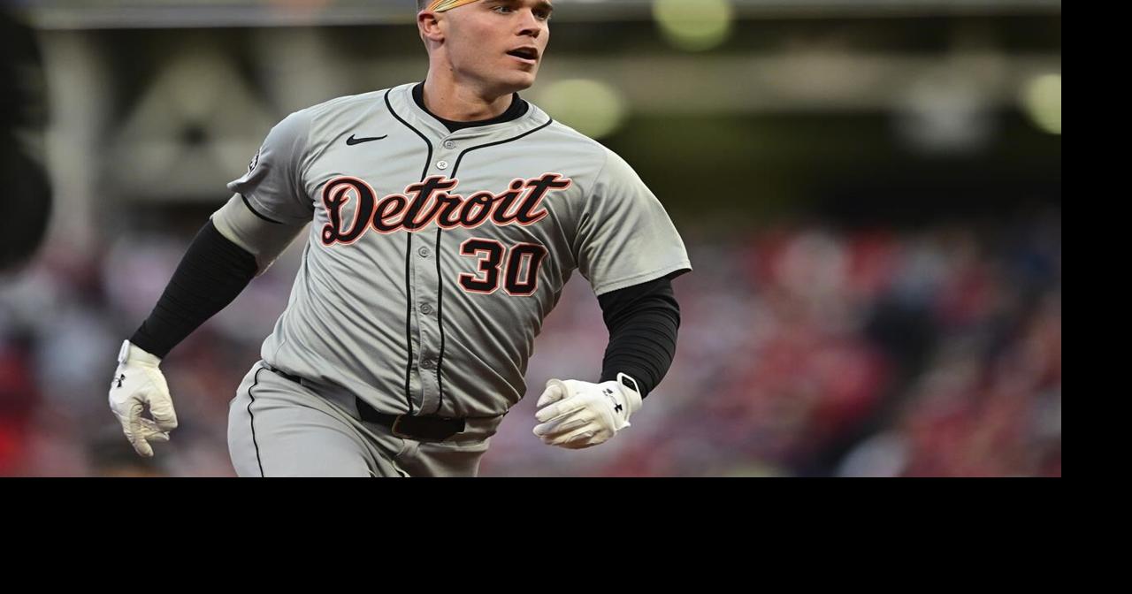 Carpenter plays despite hamstring injury, hits RBI single before Tigers ...