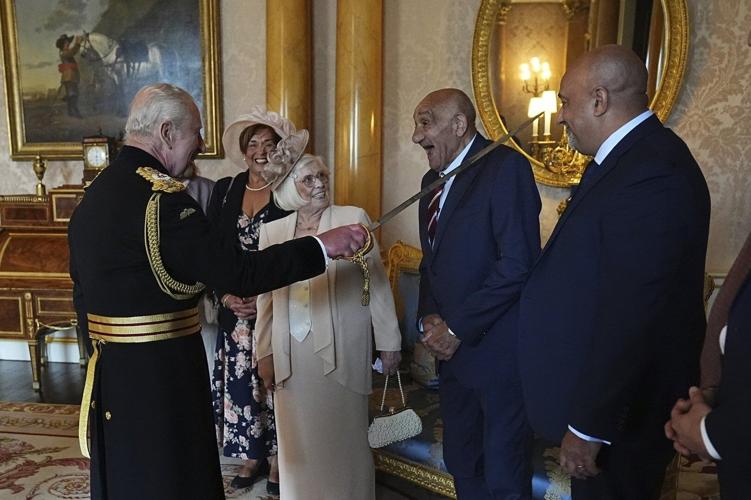 Black sports trailblazer Billy Boston, 90, becomes rugby league's first ...