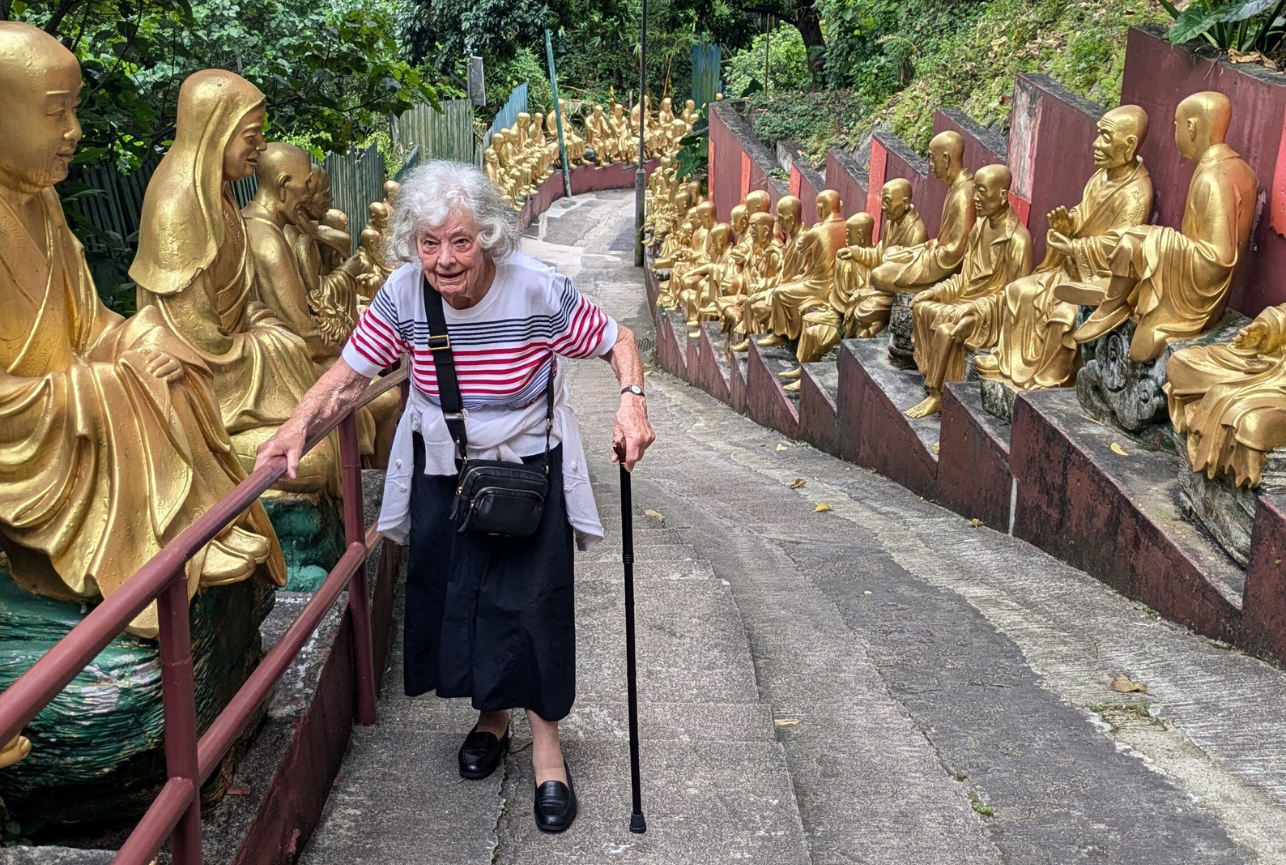 Why this 95-year old with dementia is travelling the world