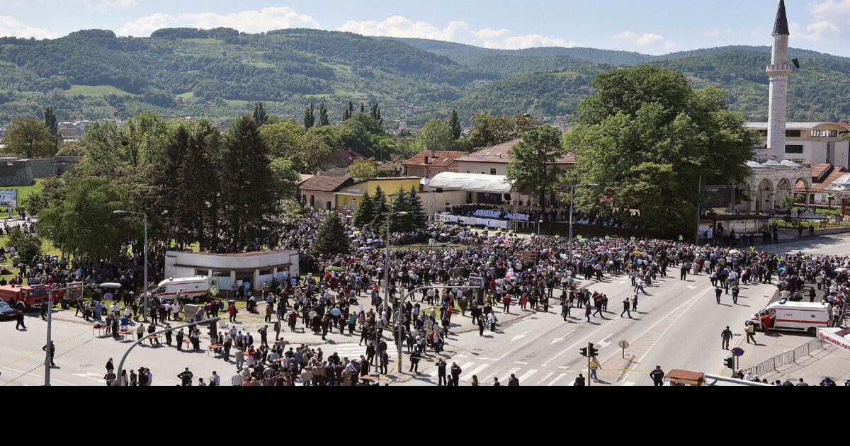 Historic Bosnian mosque reopens, 23 years after Serbs destroyed it