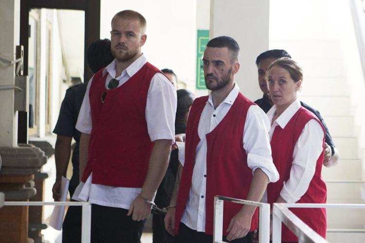 3 British nationals accused of smuggling drugs face the death penalty in Indonesia