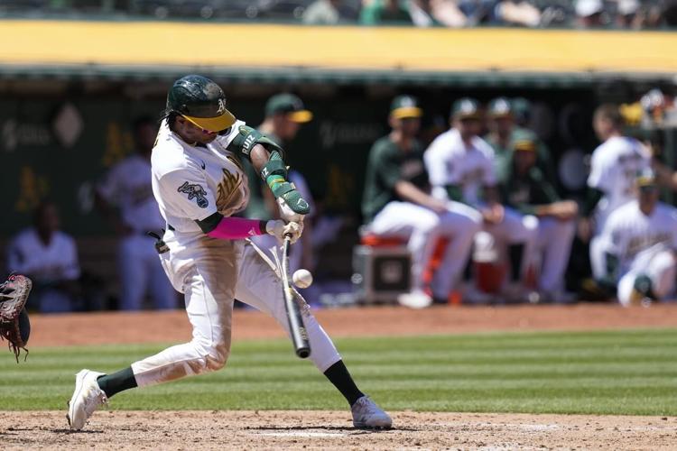 Gurriel scores go-ahead run in 9th to lead Diamondbacks past A’s, 5-3