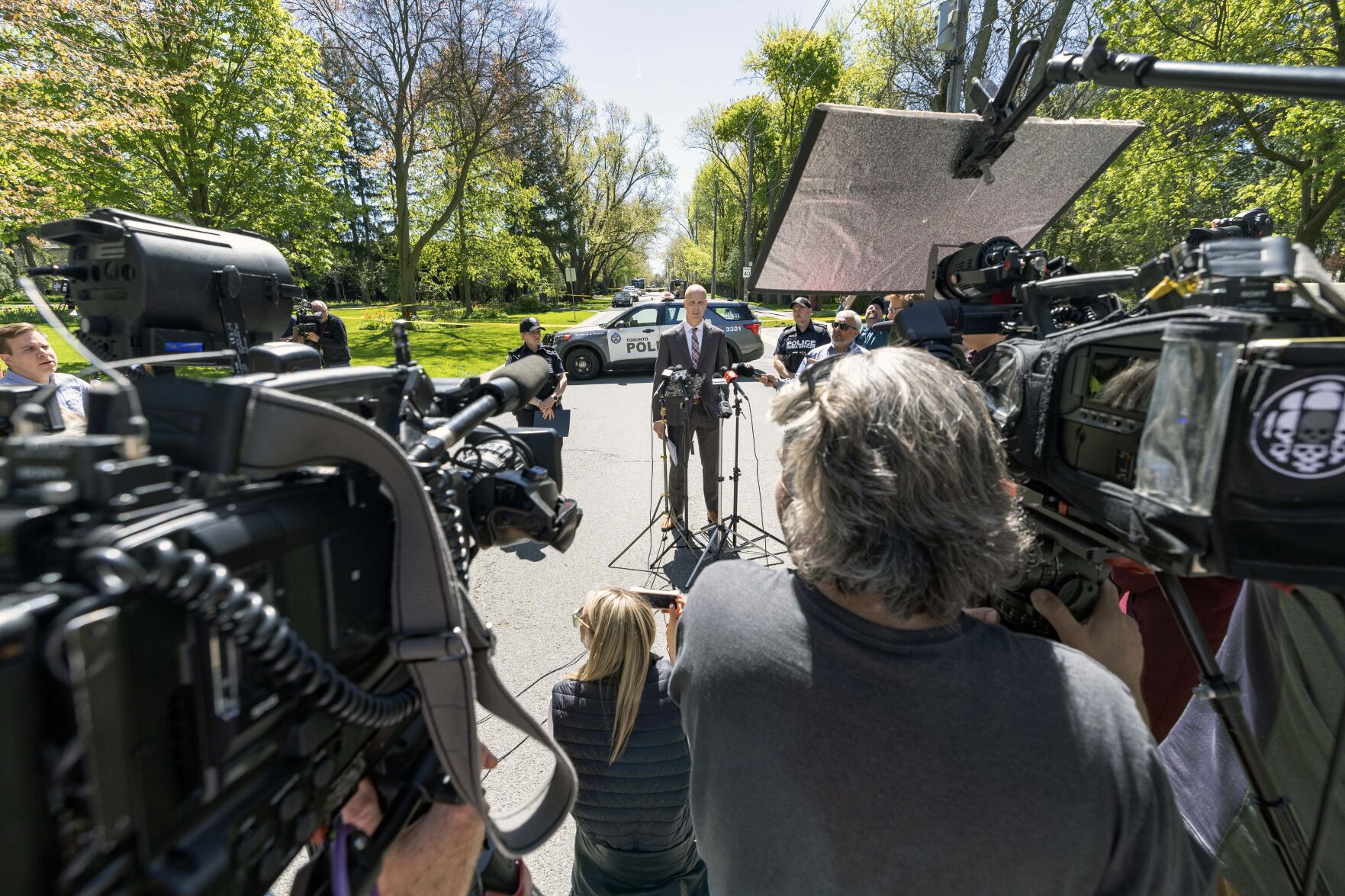 Drake security guard shot outside rapper’s Toronto mansion