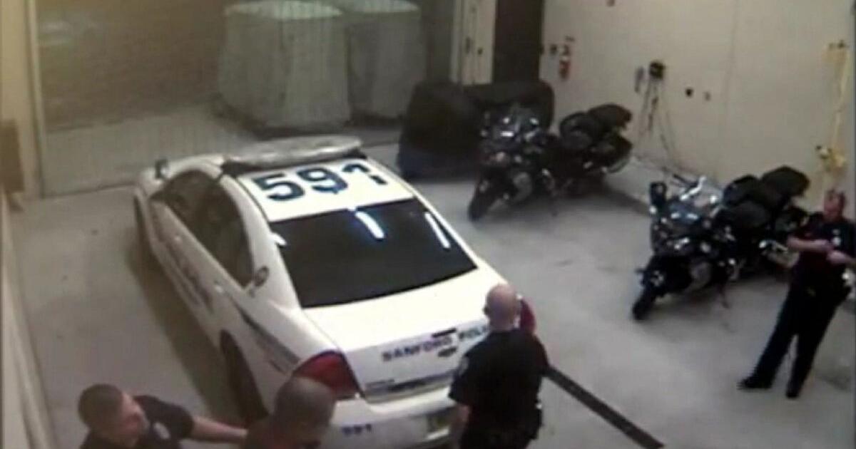 Trayvon Martin shooting: Zimmerman looks uninjured in Florida police video