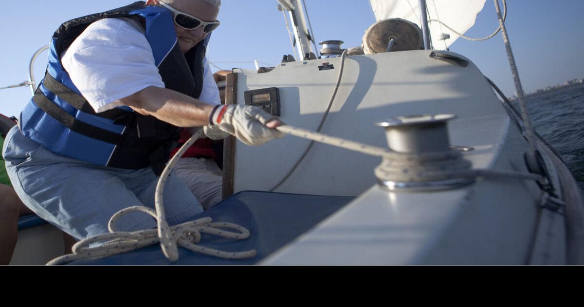 Blind sailors navigate Toronto harbour
