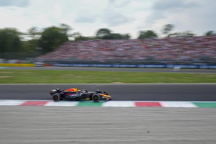 Dejected Max Verstappen baffled as to how his dominant Red Bull car has ...