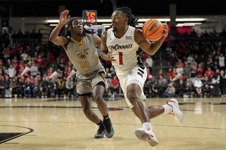 Simas Lukosius scores 16 and No. 16 Cincinnati improves to 6-0 with a ...