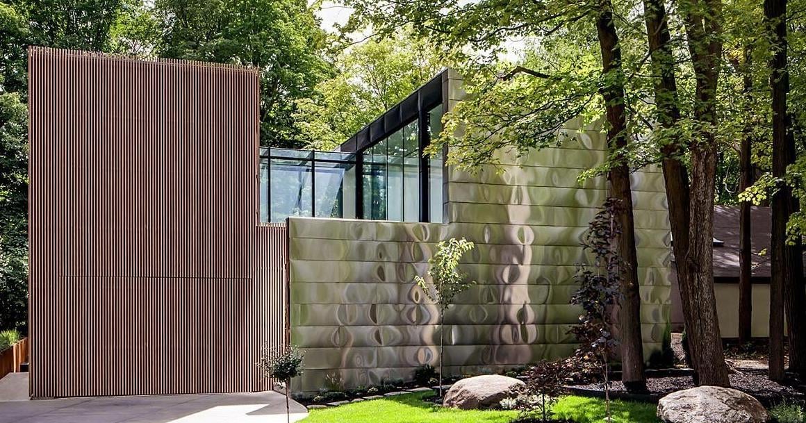 $5.5-million ravine home has hangar door, infinity pool