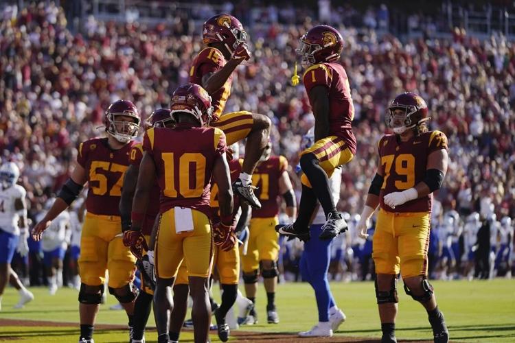 Heisman winner Caleb Williams throws 4 TD passes, leads No. 6 USC past ...