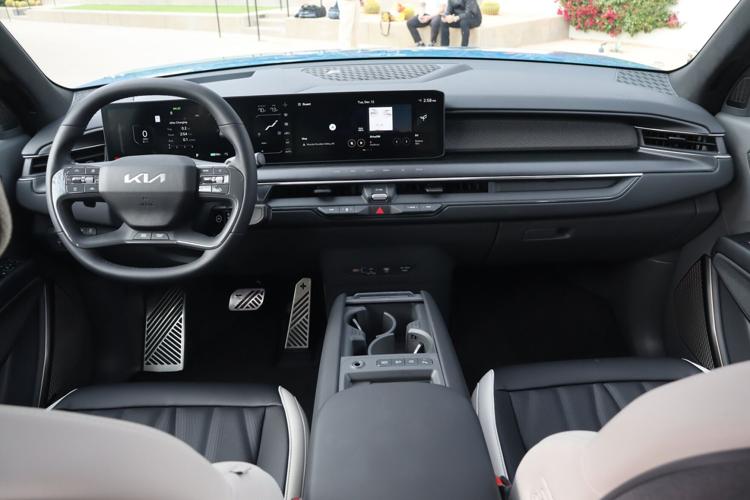 2024 Kia EV9 packs in seven passengers in comfort