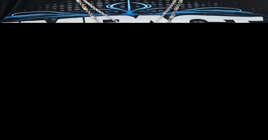 Hulk Hogan to shave off his moustache