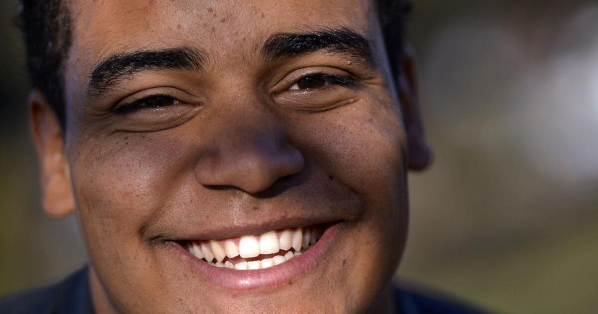 Giant Canadian lineman David Knevel to play college football in Nebraska