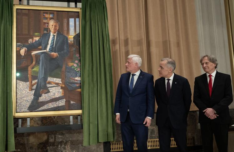 Harper calls for unity from Carney, Poilievre at portrait unveiling