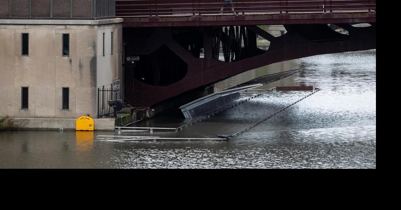 Thousands evacuated as river dams break in central Michigan