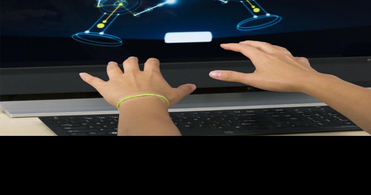 Leap Motion’s gesture control is cool but won’t replace mouse yet: Review