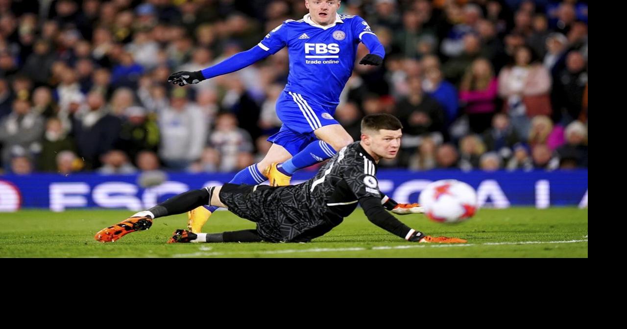 Vardy scores late for Leicester in 1-1 draw with Leeds