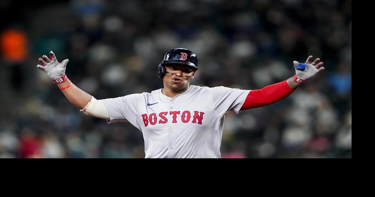 Tyler O'Neill homers for record-setting 5th straight opening day as Red ...