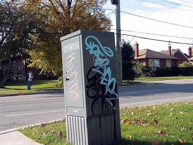 Graffiti artists scar mailboxes