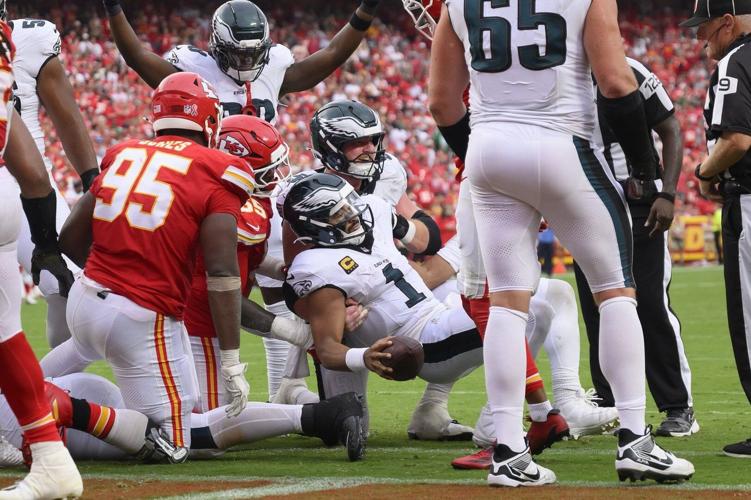 NFL: Eagles should've been penalized for a false start on a tush-push conversion vs. the Chiefs