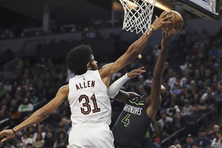 Edwards, bench lift Wolves to 110-102 victory over Cavs