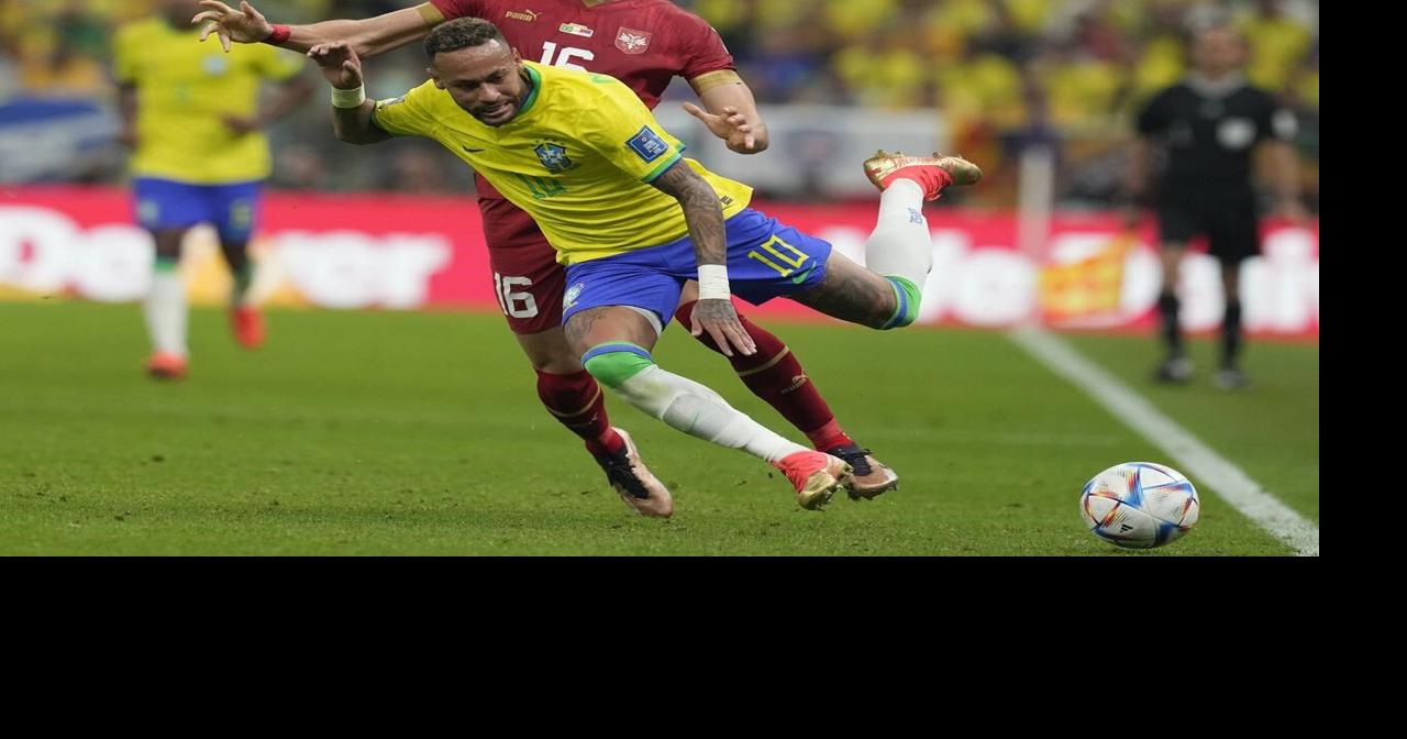 Neymar continues ankle treatment in pool at the World Cup