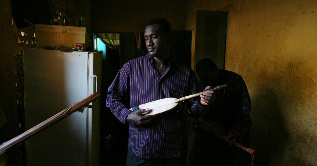 Anti-Hit List: Samuel L. Jackson covers Taylor Swift while Paul ...