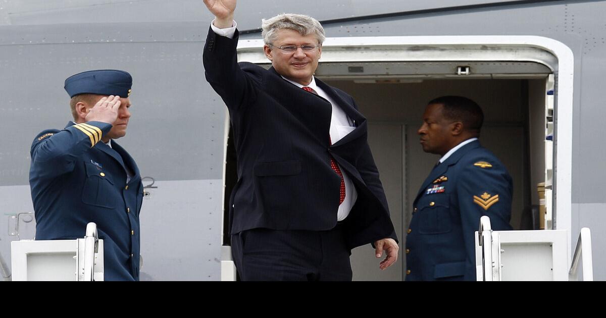 Stephen Harper tries to turn scandal into distraction: Tim Harper