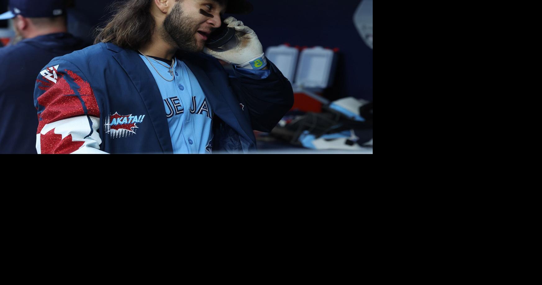 Blue Jays home run jacket makes surprise return