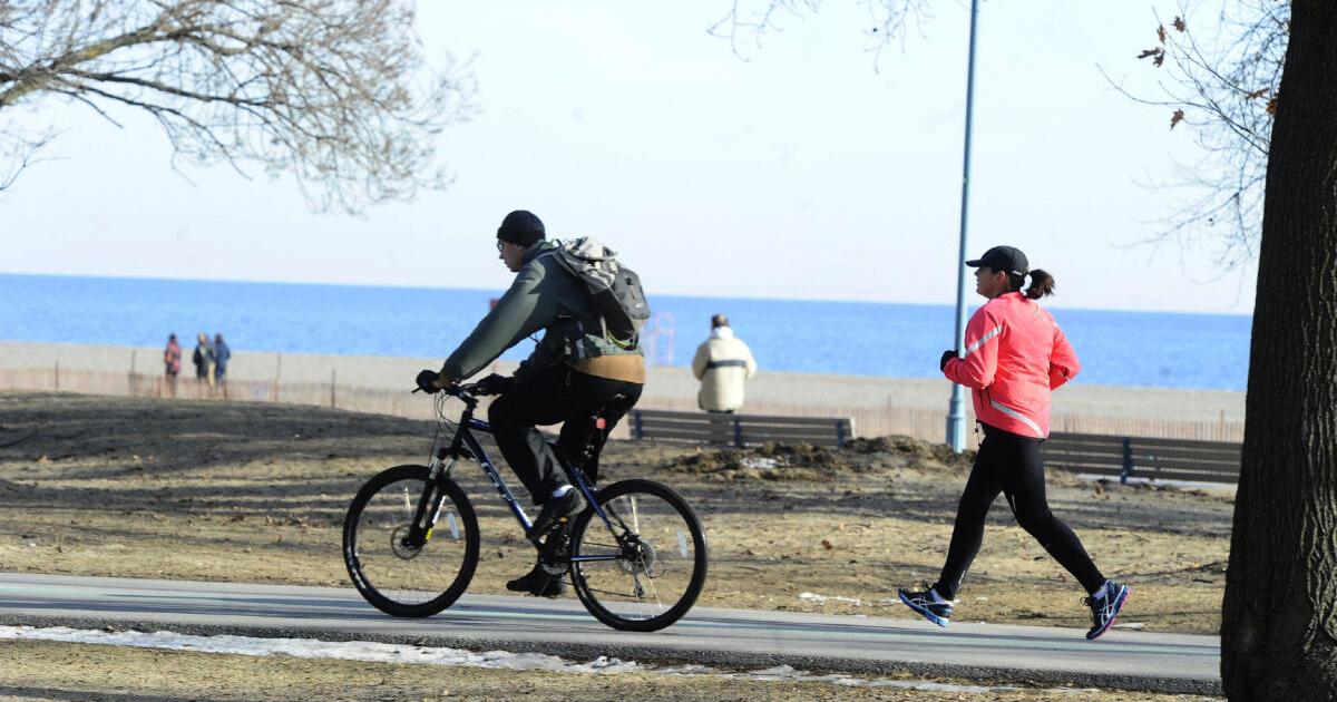 Baby, it’s warm outside! Toronto breaks temperature record
