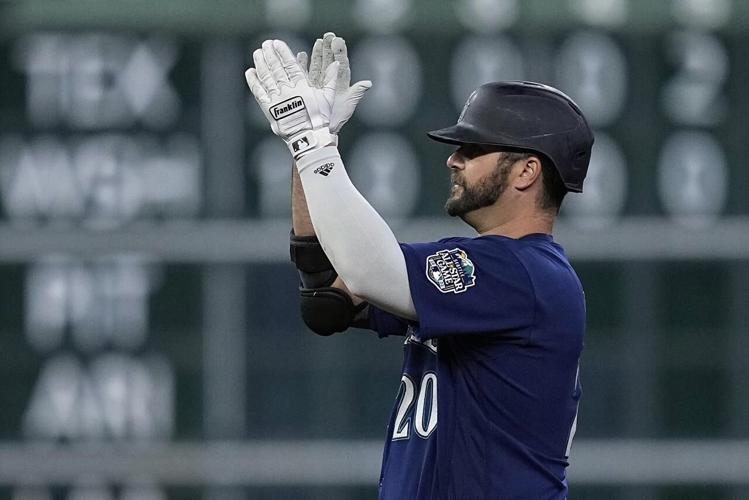 Luis Castillo throws 7 strong innings, Mike Ford clears bases in 9-run ...