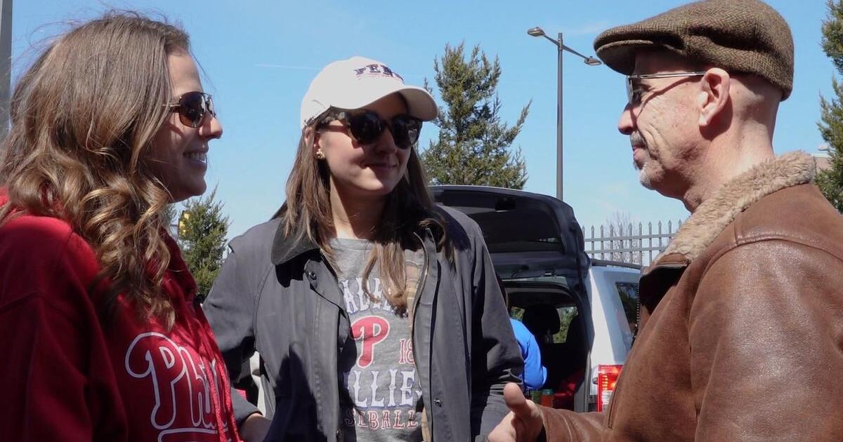 Matchmaker scouts singles ready to swipe left on dating apps