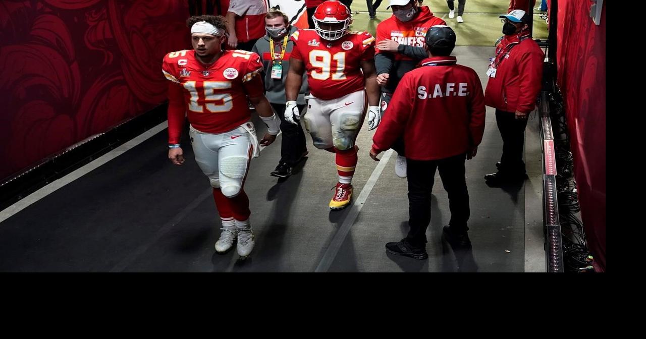 AP source: Chiefs’ Mahomes to have surgery on toe injury