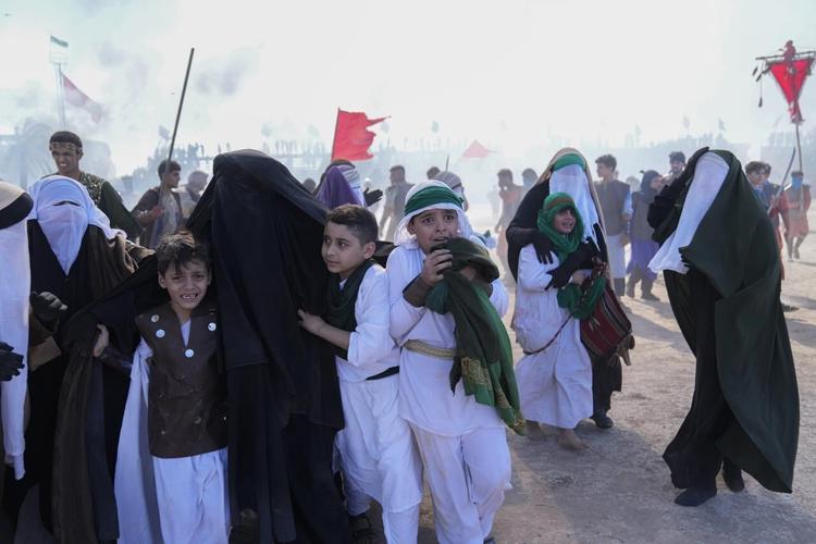 Shiite Muslims in Lebanon and Iraq commemorate Ashoura, marking the ...