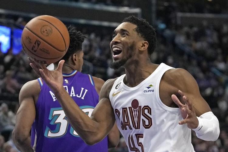 Mitchell scores 46 in Utah return, but Jazz rally past Cavs